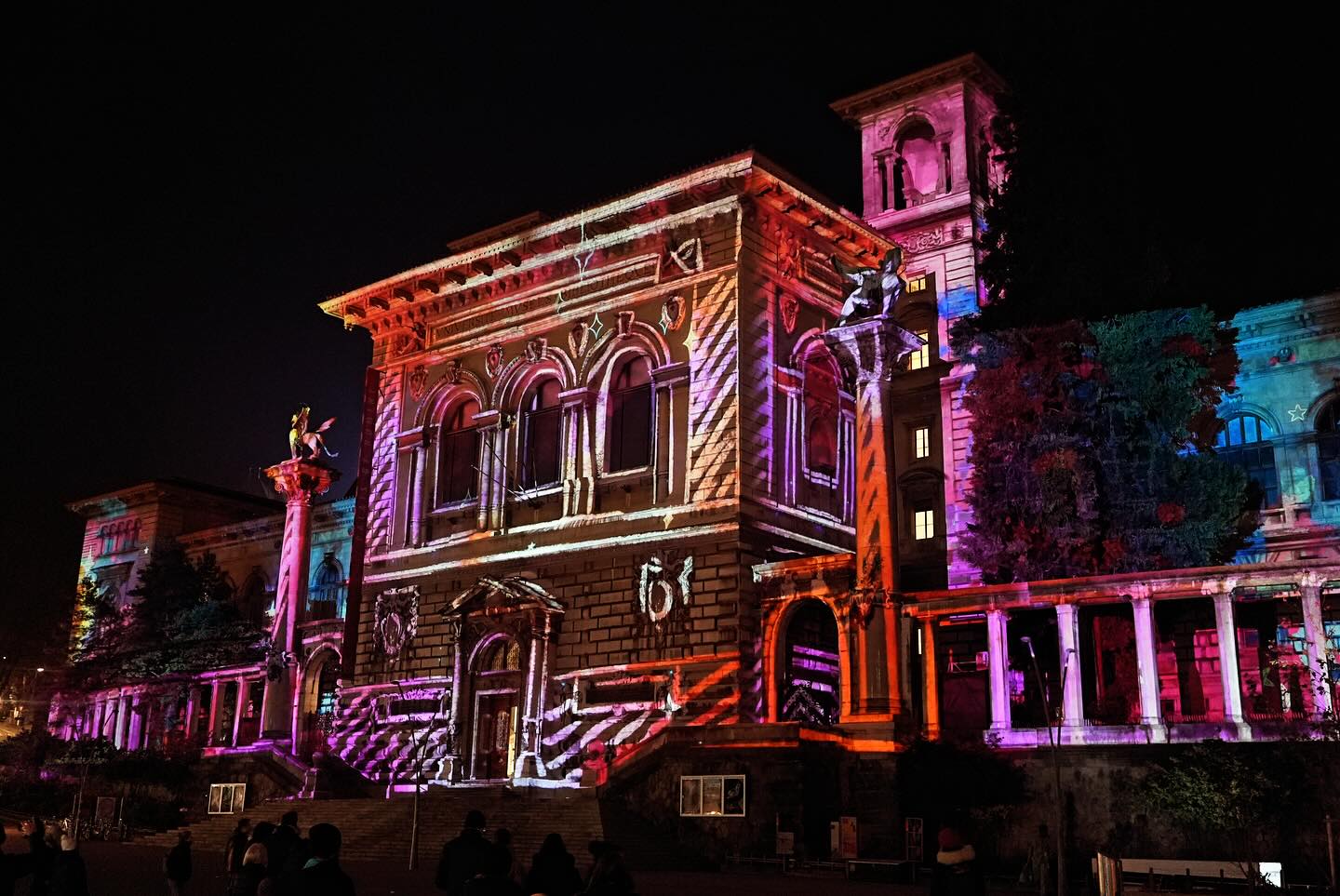 Dive into the world of architectural video mapping